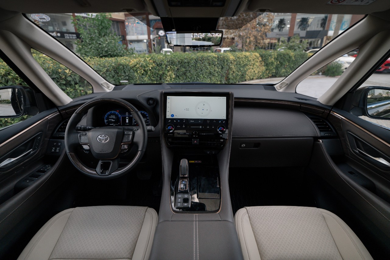 Alphard | Toyota