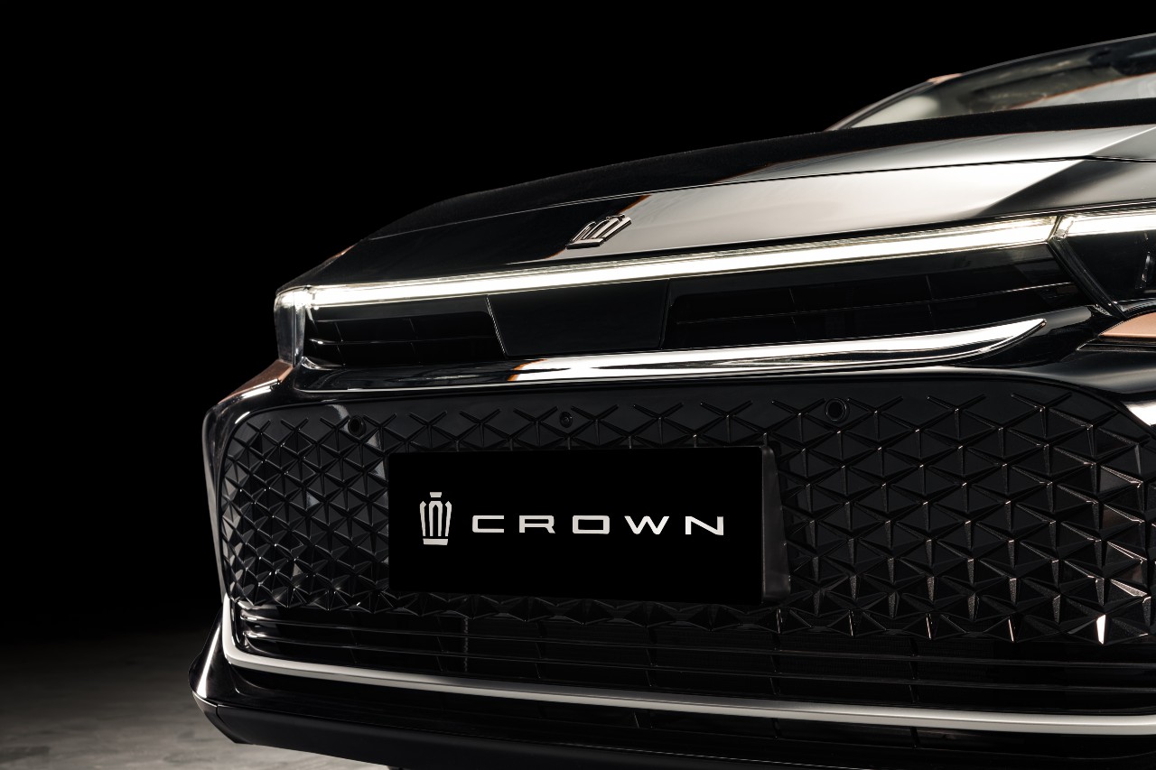 Crown | Toyota